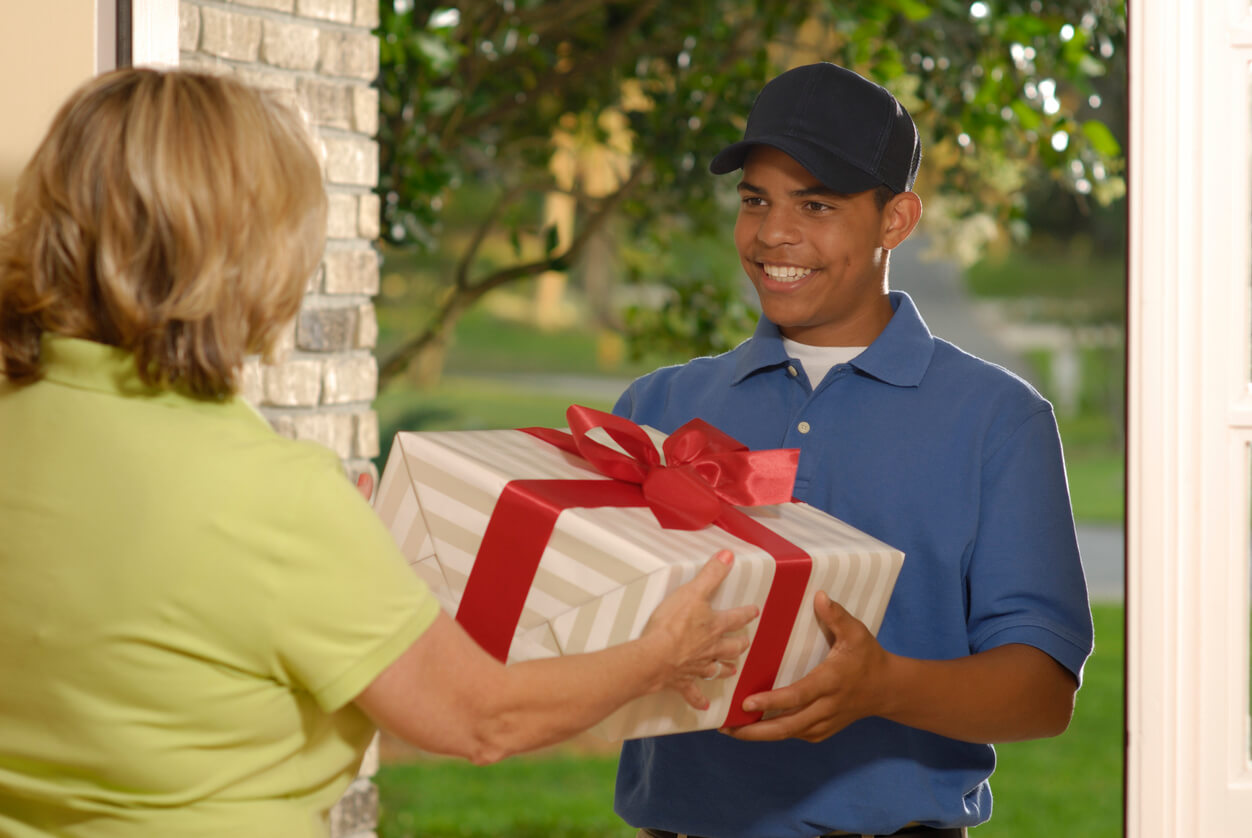 Cost-Saving Tips for Airport Courier Services | ClockWork Express